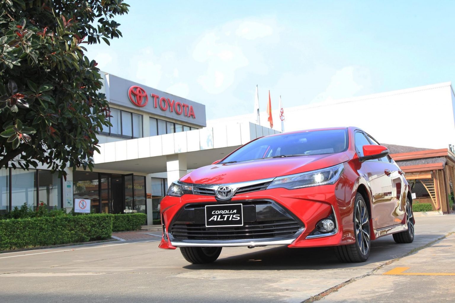 Toyota Corolla Altis 2025: giá lăn bánh, khuyến mãi, trả góp #1